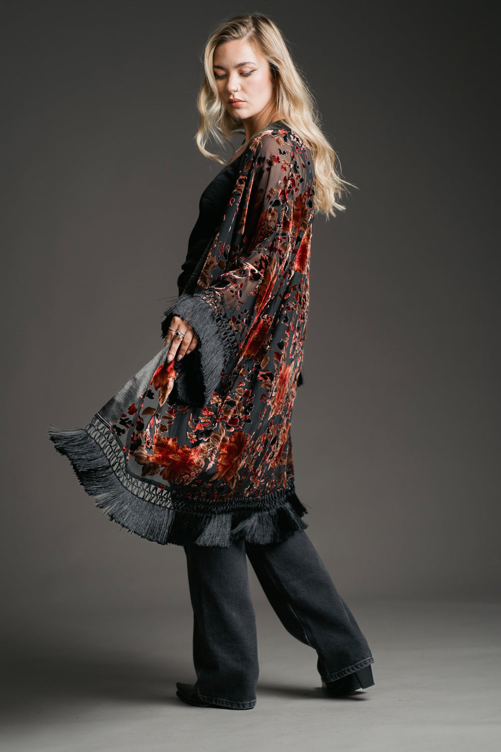 Rooms on Fire Floral Kimono | Little Lies
